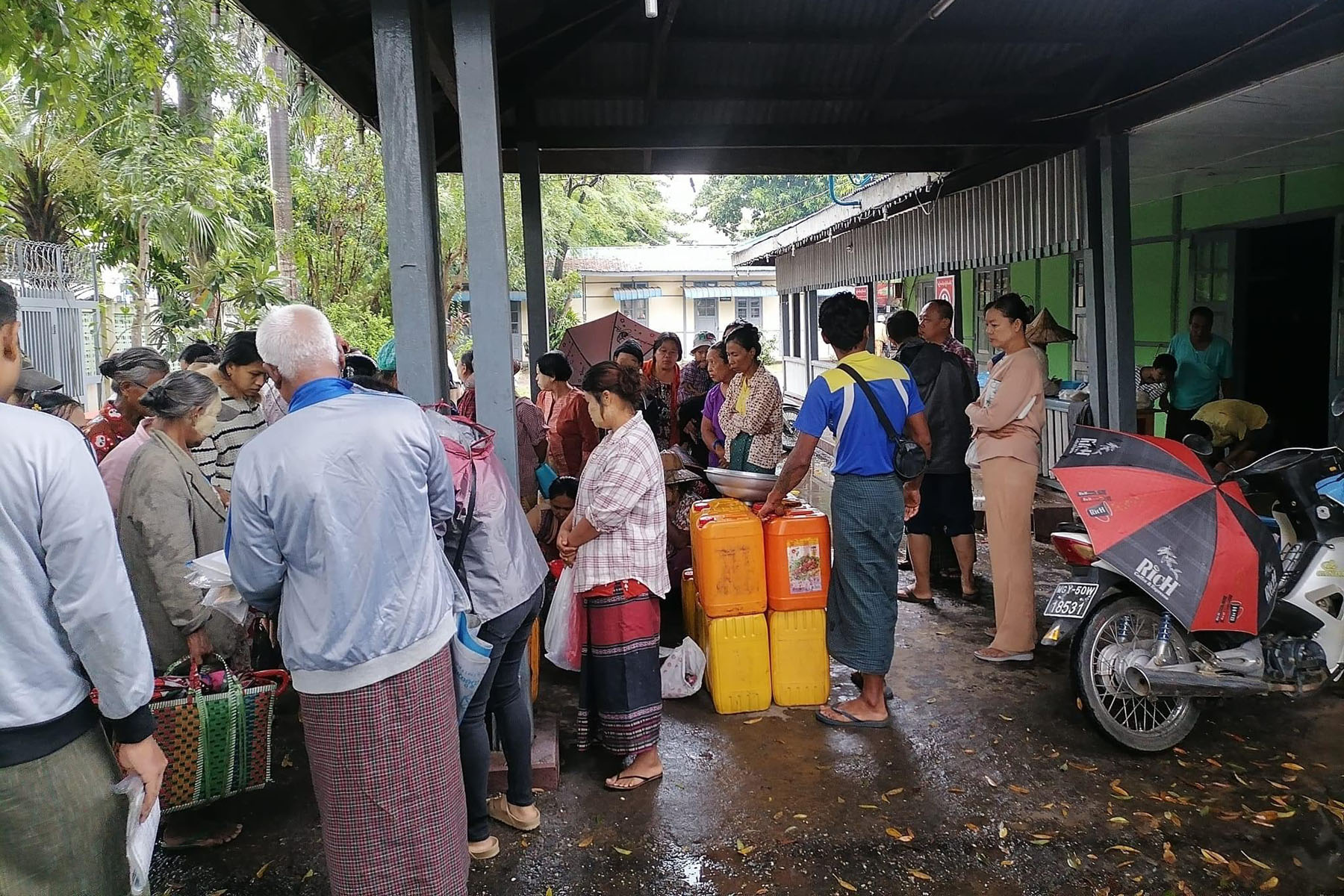 Essential foodstuffs sold at fair prices in Aunglan Township | Myanmar ...