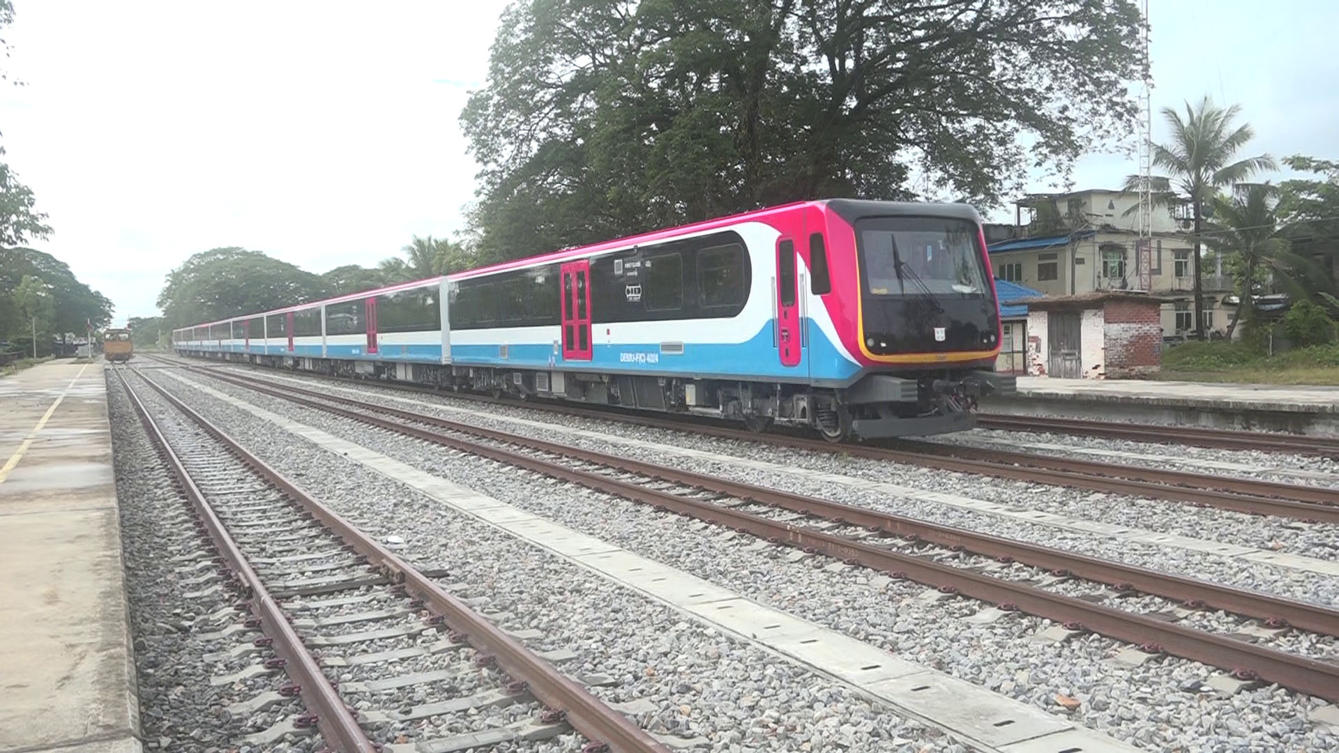 Yangon-Mandalay-Yangon route to be operated by DEMU air-conditioned ...