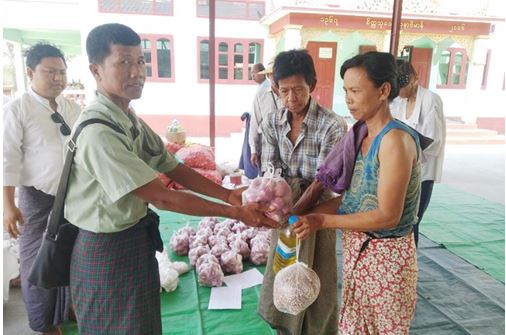 People with irregular income in Budalin receive foodstuffs for Thingyan ...