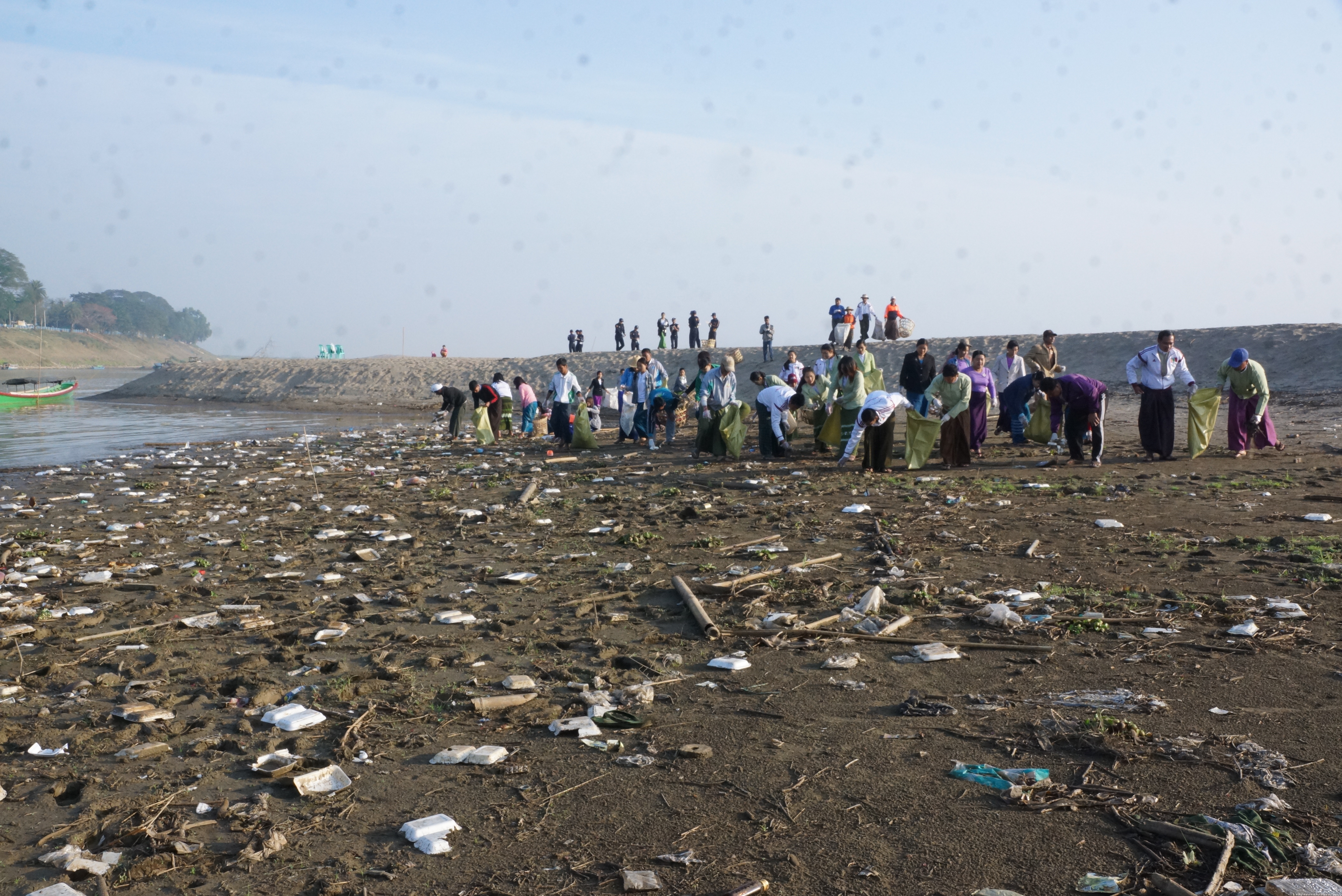Mass trash collection conducted in Mawlaik | Myanmar Digital News