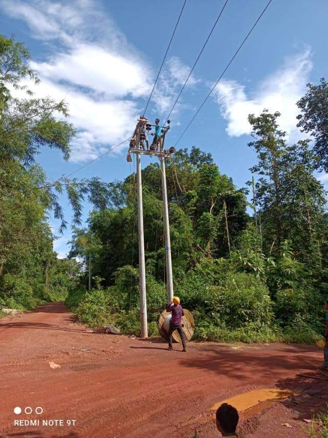Installation of 400 V powerline conducted in Seikpugone village in ...