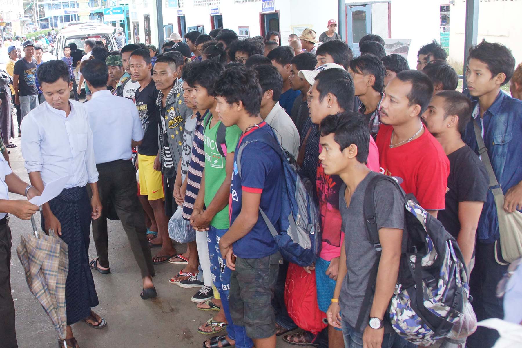 Illegal Myanmar workers sent home in Kawthoung | Myanmar Digital News