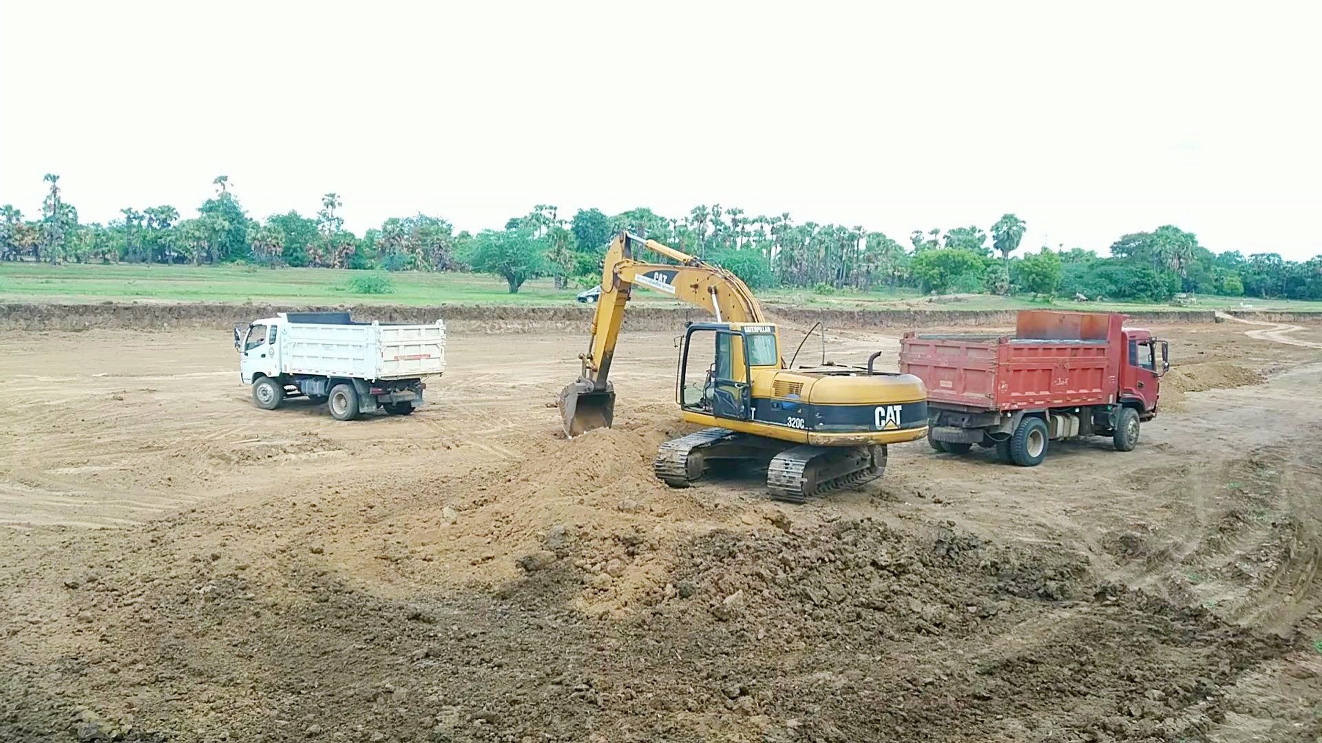 Lake re-dredged to distribute water to over 600 acres of farmland in ...