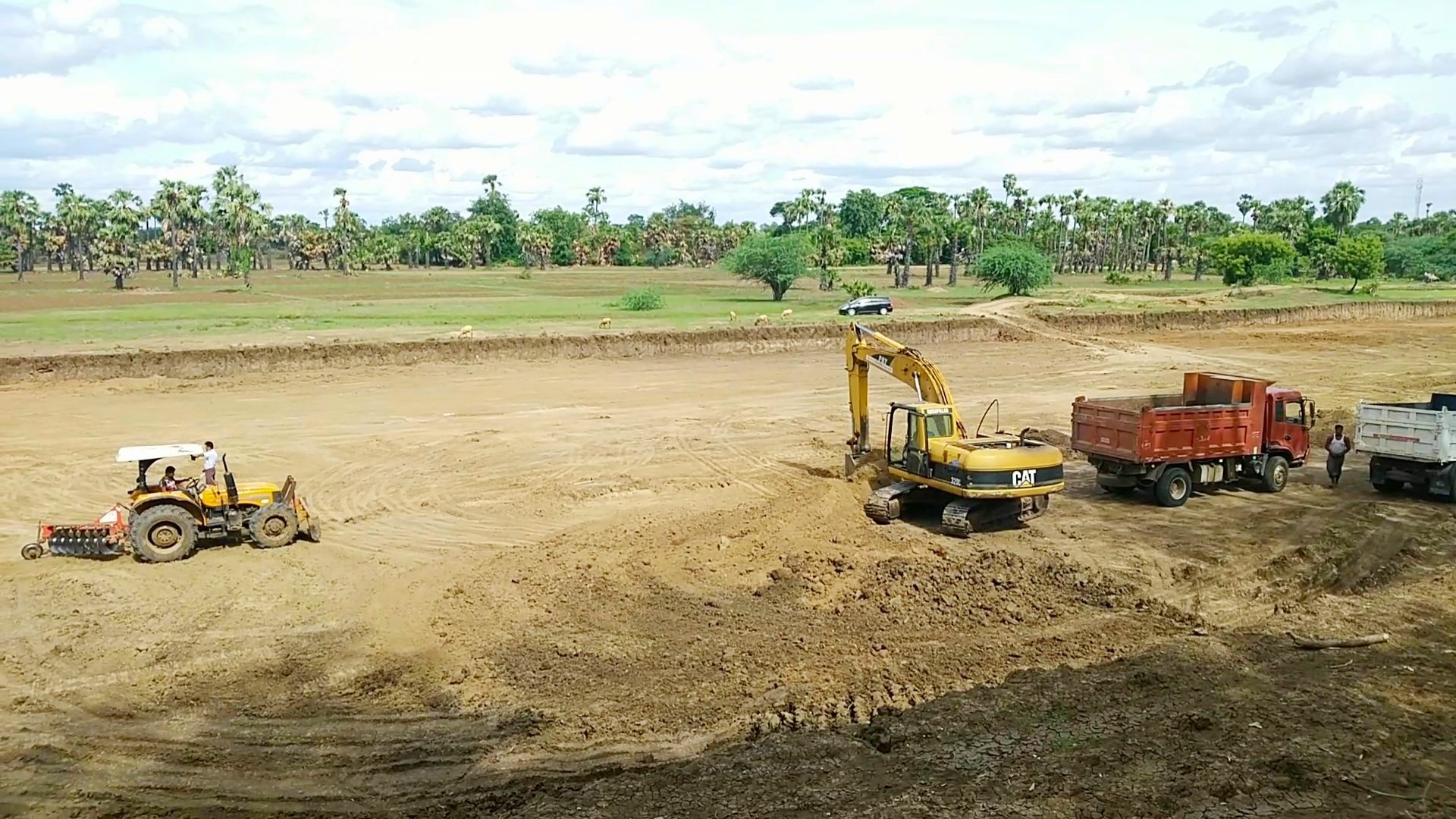 Lake re-dredged to distribute water to over 600 acres of farmland in ...